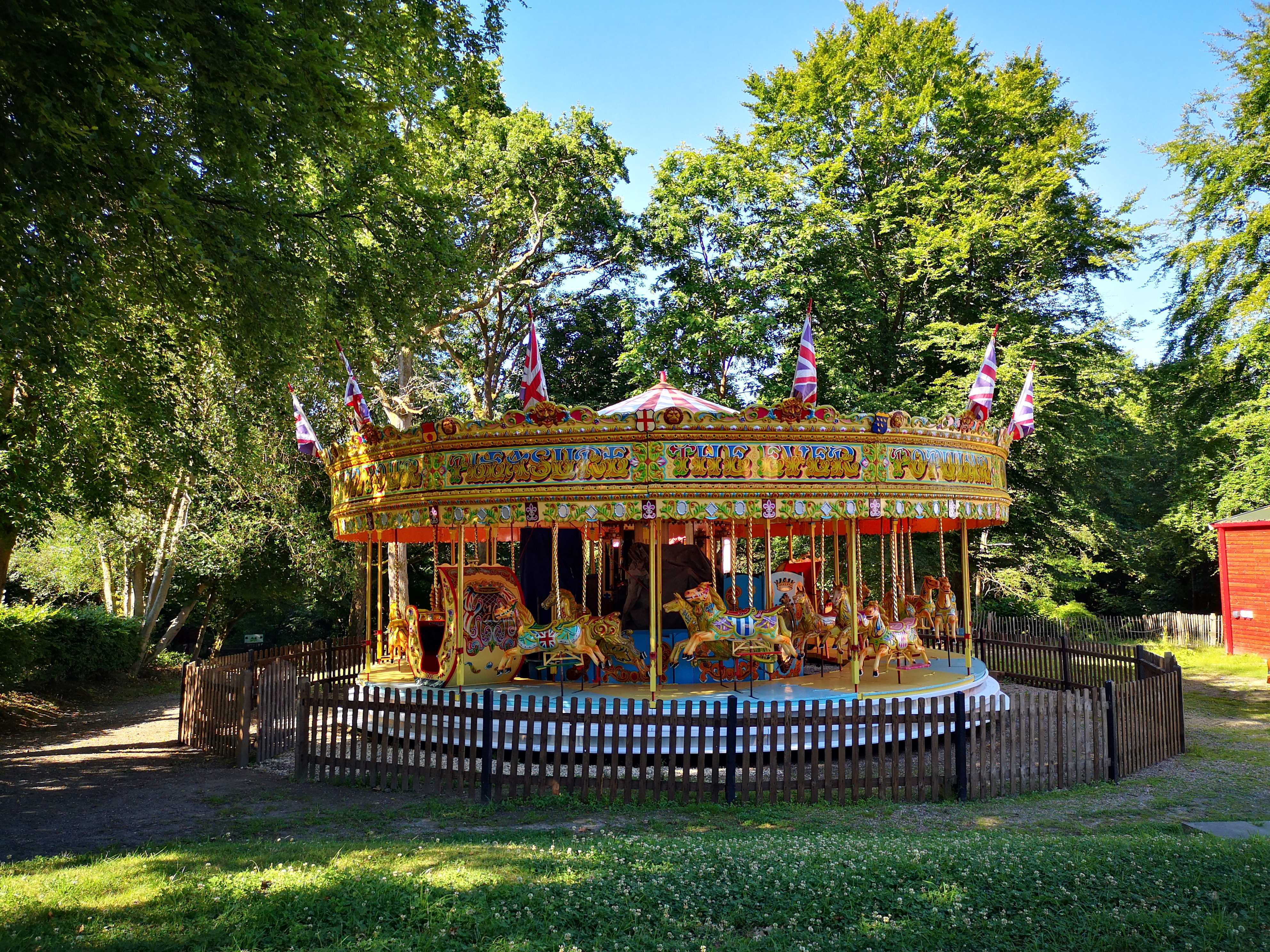 Golden Gallopers - Hollycombe Steam in the Country