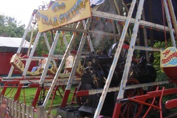 Traditional Steam Fairground - Hollycombe Steam in the Country