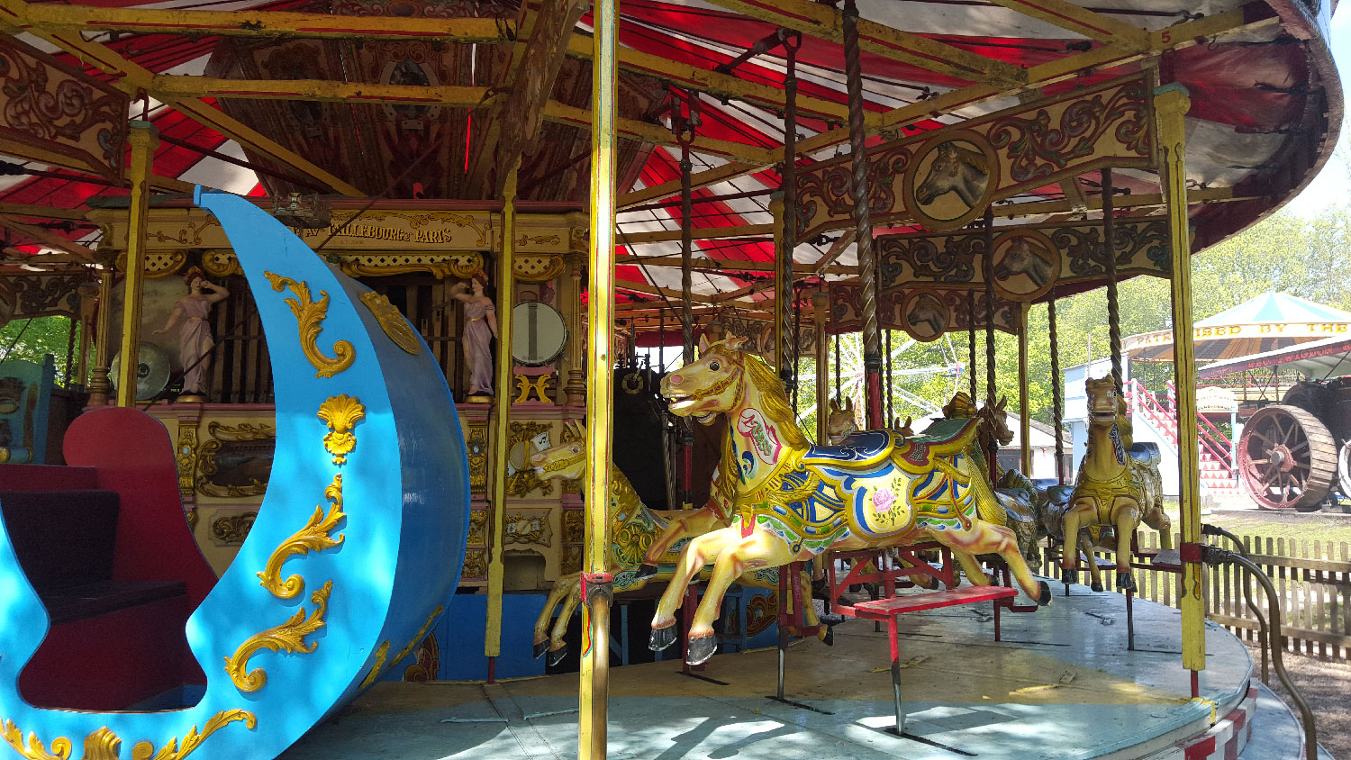 Golden Gallopers - Hollycombe Steam in the Country